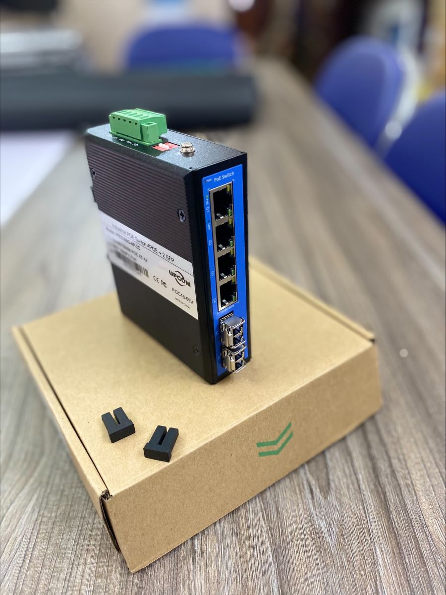 PIES206G-4P-2C Upcom Switch POE công nghiệp không quản lí 4 cổng POE ...